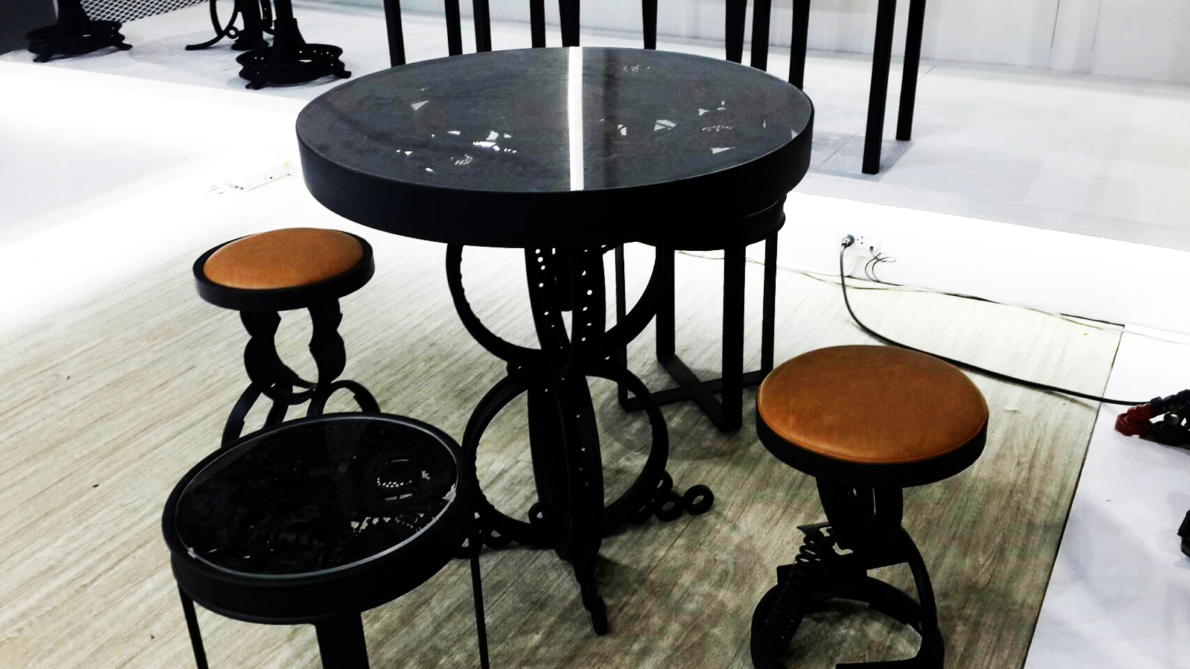 Handcrafted METAL Round Chair(Upholstered Seat), Circular Chair, Home ...